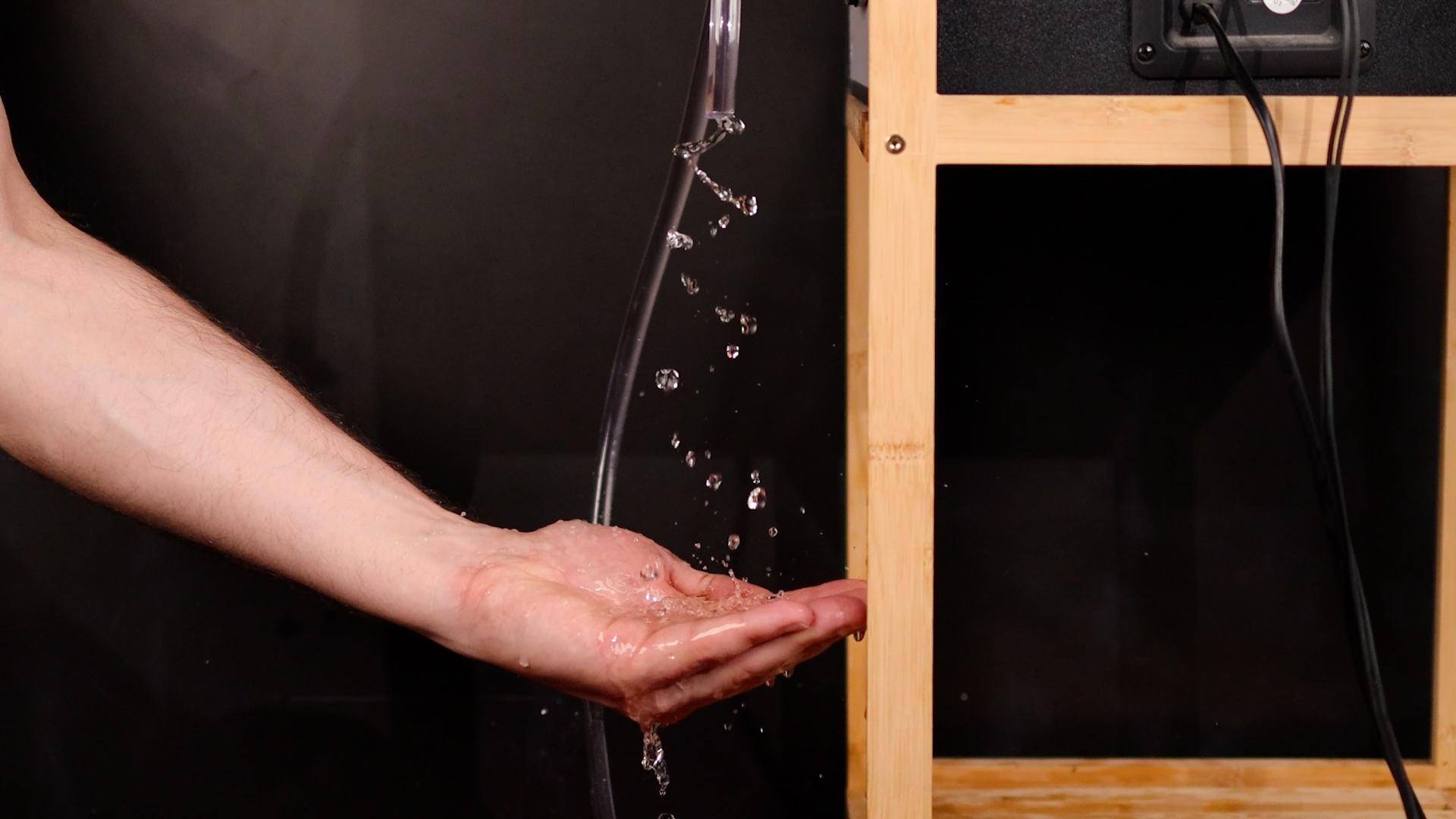 Exploring creativity through experimental tricks