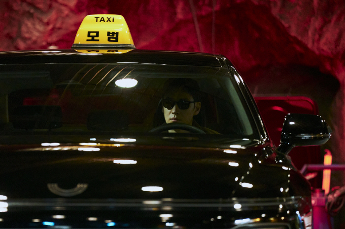 'Is it a movie or a drama?' The perfect mise-en-scène production ...