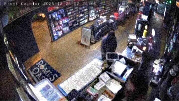 Burglars steal $50K in cash and goods from Elk Grove bakery on ...