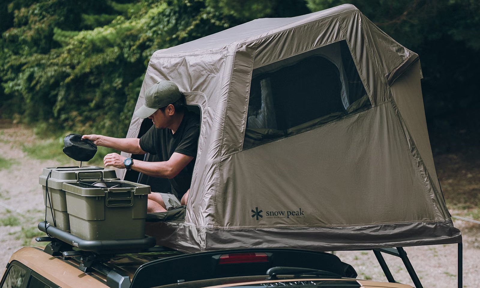 Snow Peak’s Field Rise is a clever rooftop tent that inflates in minutes