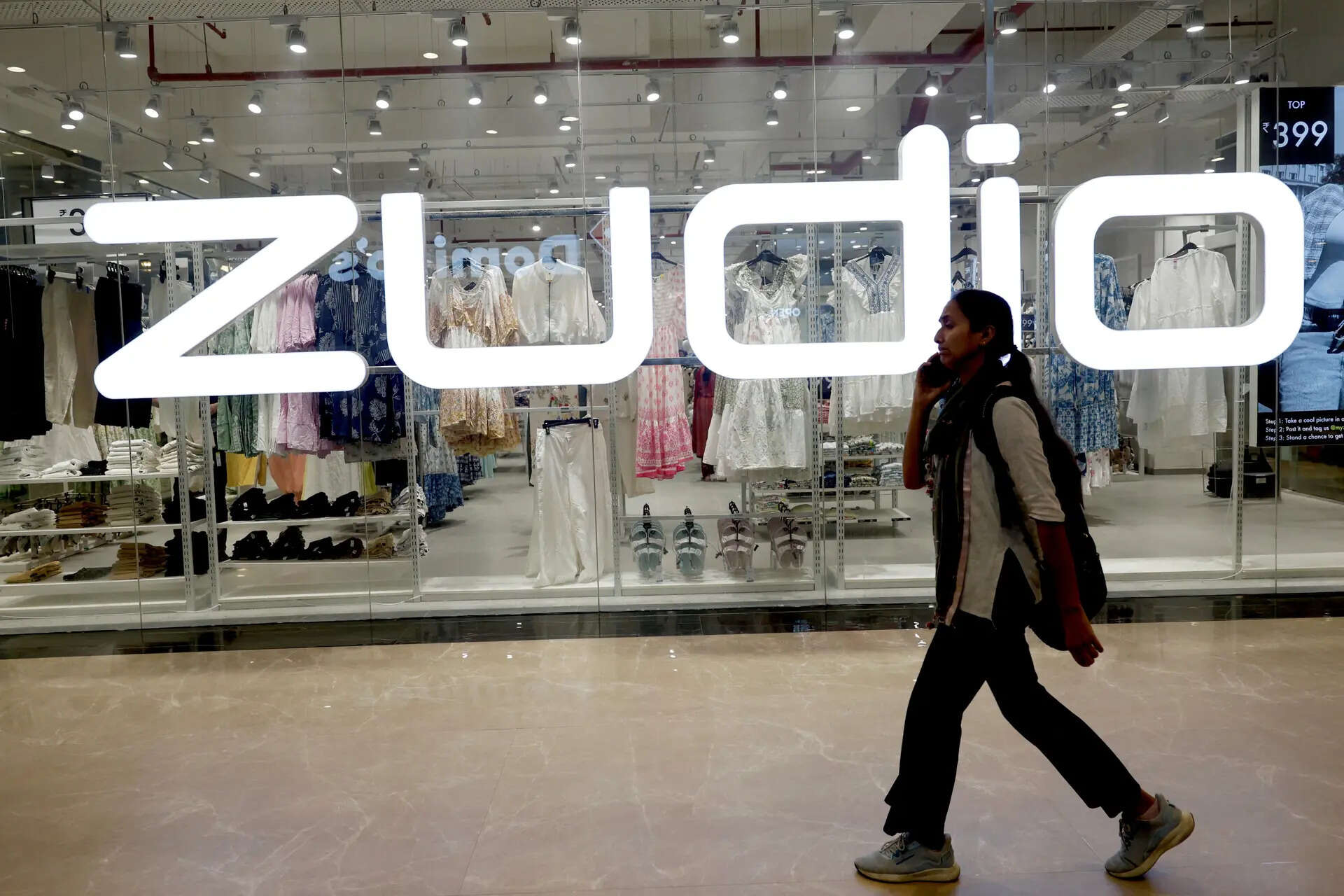 Fast fashion, delivery apps tap India's next billion consumers