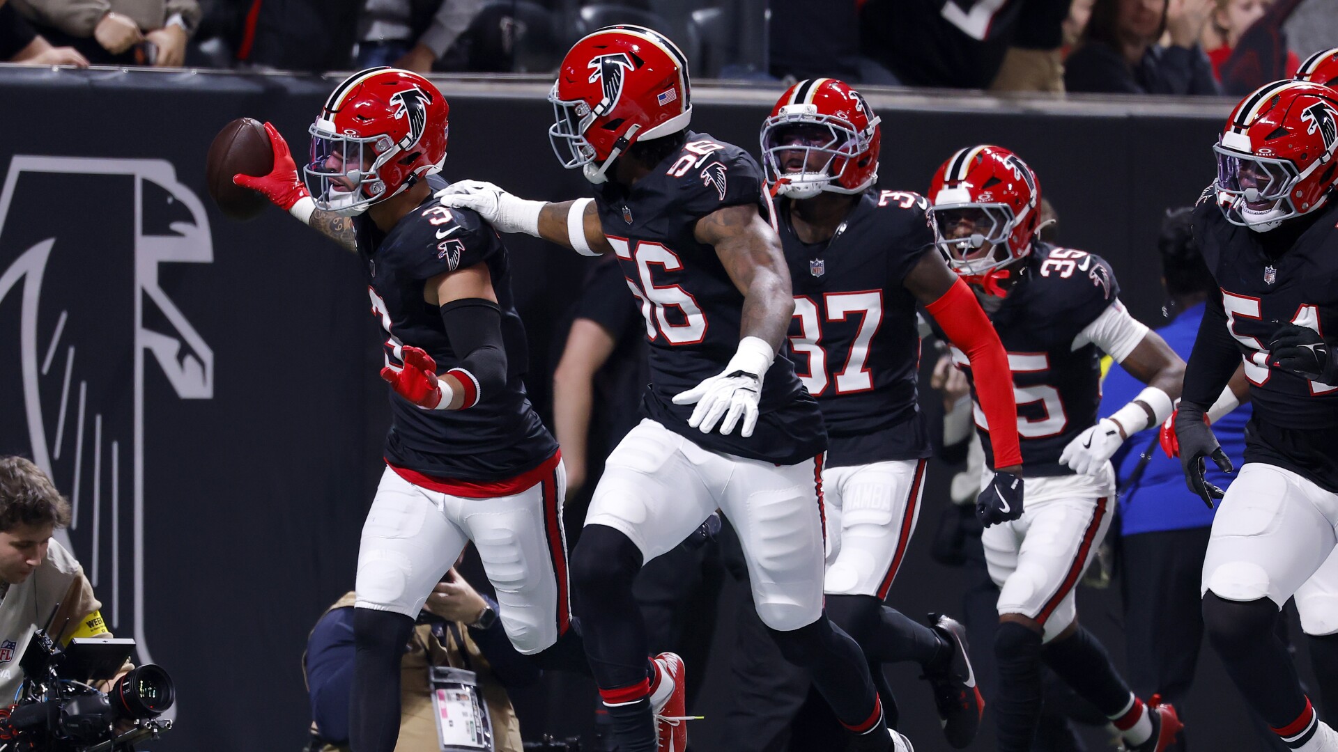 Monday night football: Falcons lead Rams 21-0 at halftime