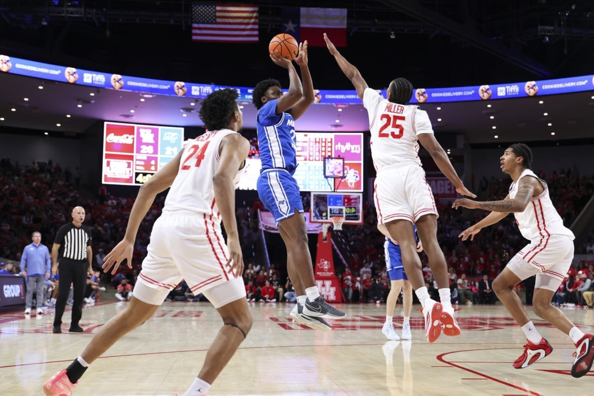 No. 8 Houston repels stiff challenge from Middle Tennessee