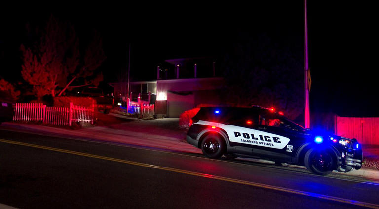 1 dead after house fire in Colorado Springs