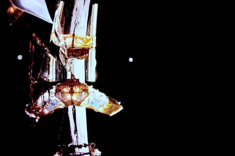 'We're on the Moon!' Firefly Aerospace sticks landing in historic first ...