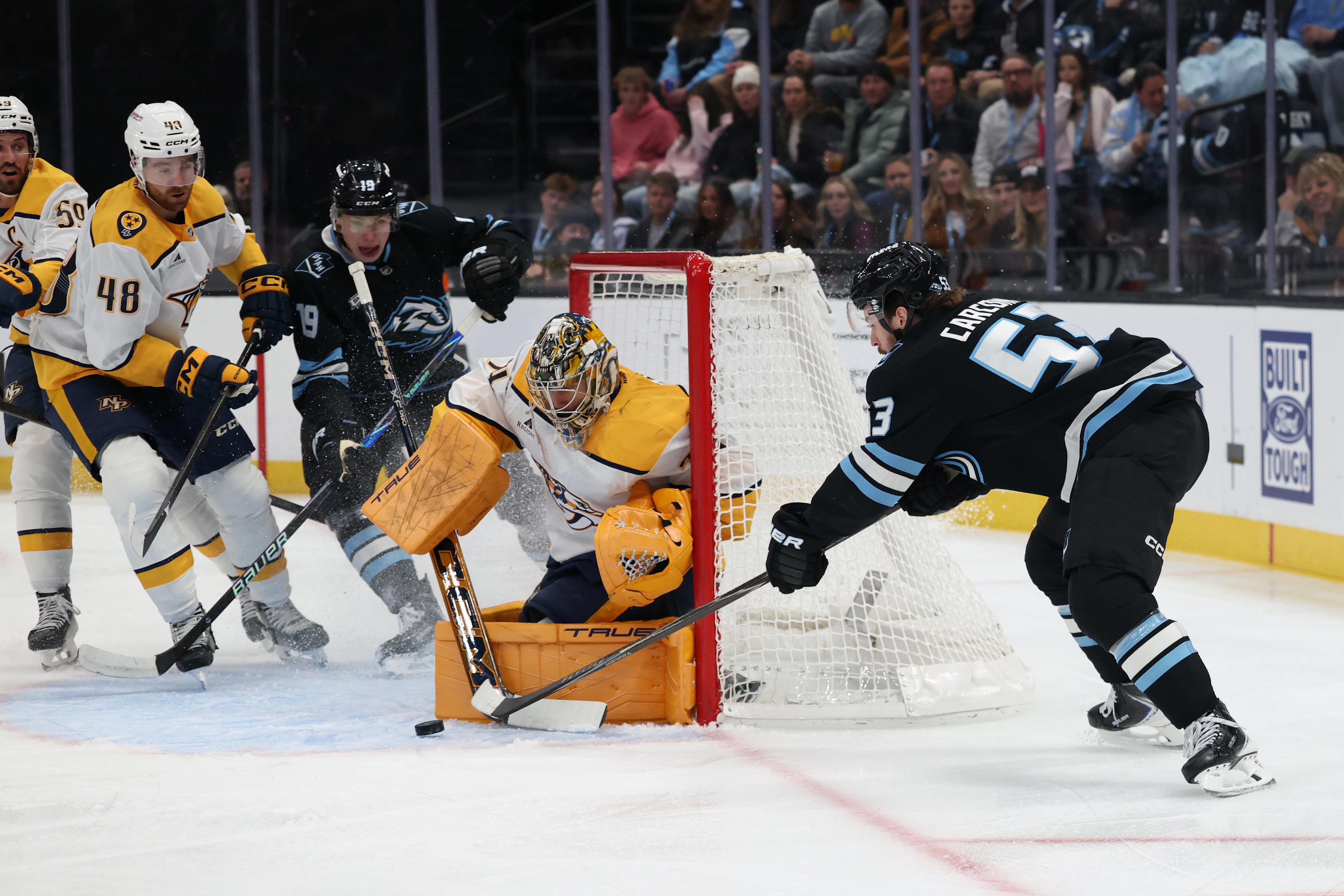 Steven Stamkos scores twice in 3rd period, Predators beat Mammoth 4-3