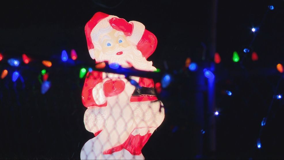 'It brings a smile to everybody': Decades-old Christmas tradition in ...