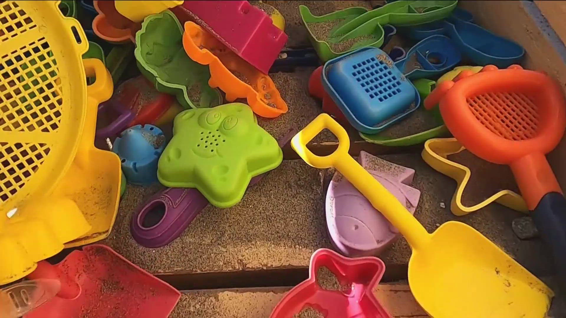Sand toy borrow box in Oceanside keeps plastic waste out of the ocean