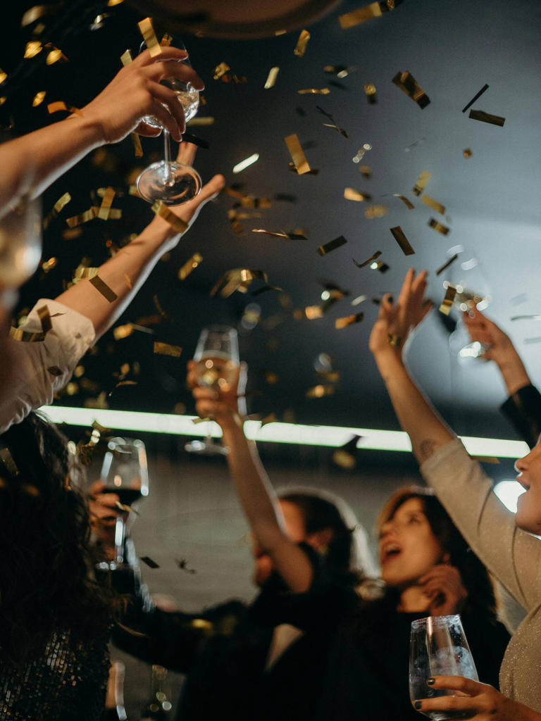 Qué color de ropa interior deberías ponerte en Nochevieja para atraer ...