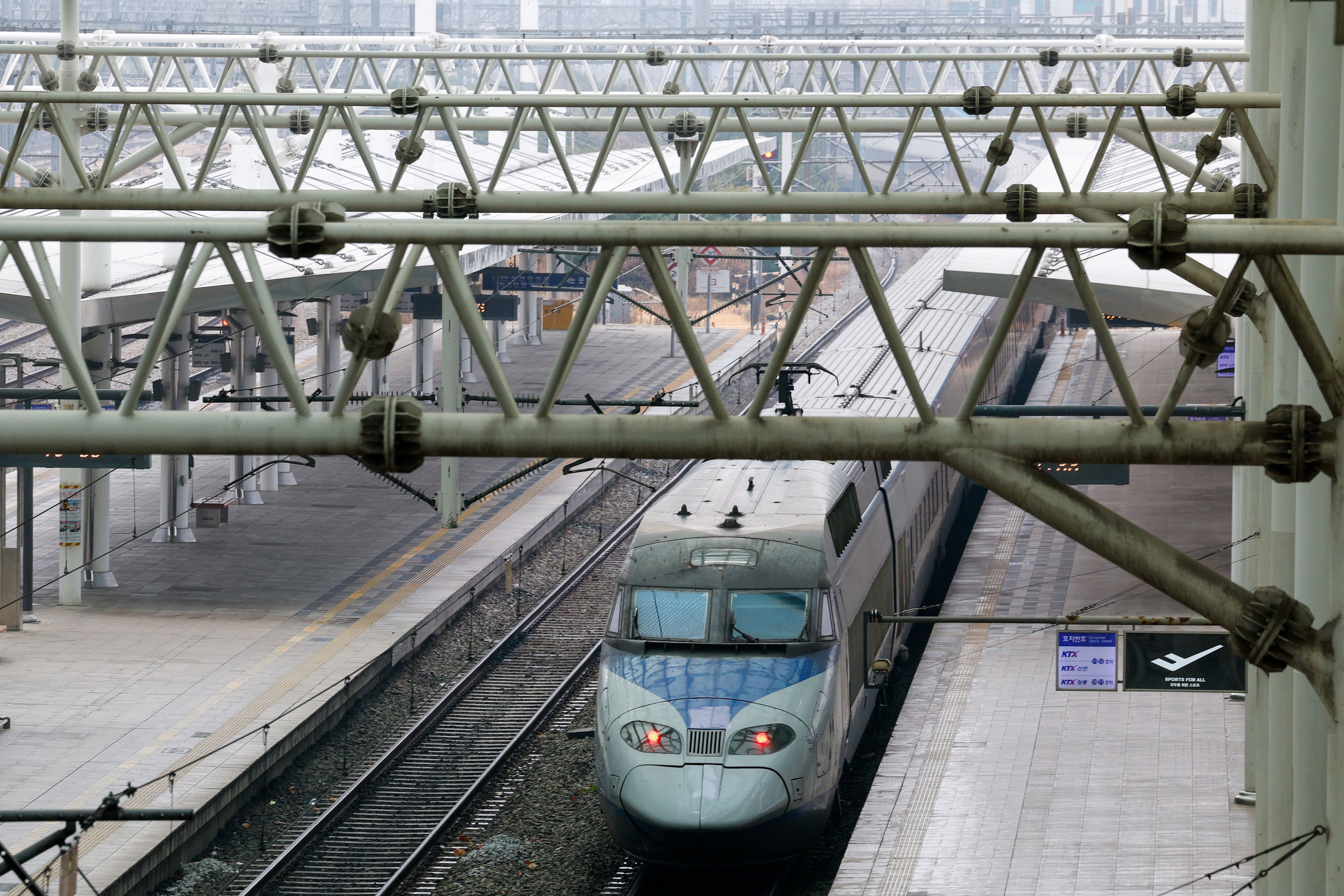 Government to resolve 5G quality issues in high-speed rail, rural areas ...