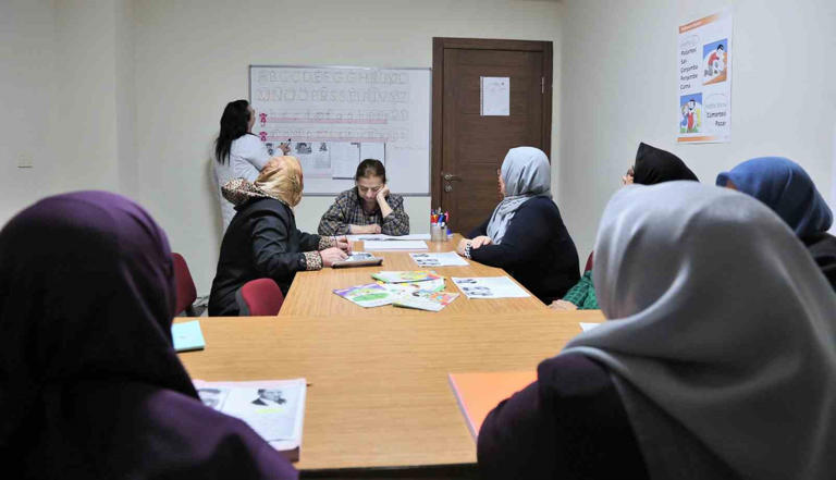 KEÇMEK’te okuma yazma kursları sürüyor