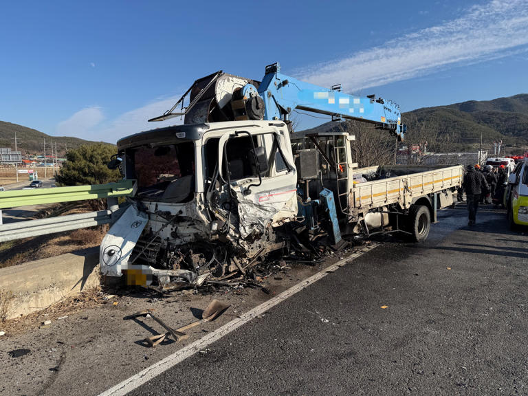 SUV-cargo truck collision in Daegu kills one, injures three