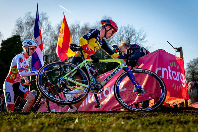 Mathieu van der Poel is Earning a Suprisingly Sizable Pay Packet with ...