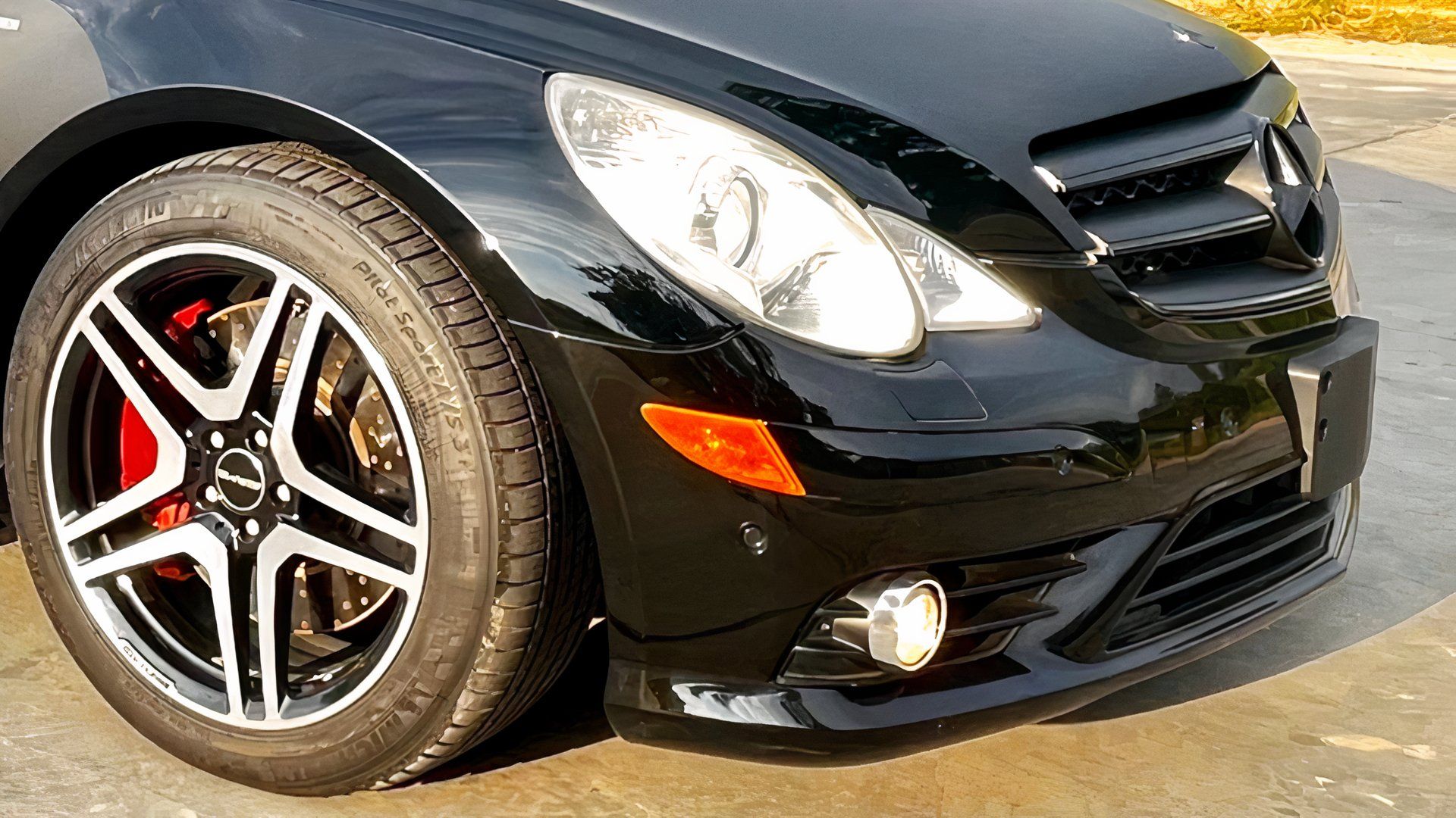 No-one was ready when Mercedes launched this V8-powered minivan