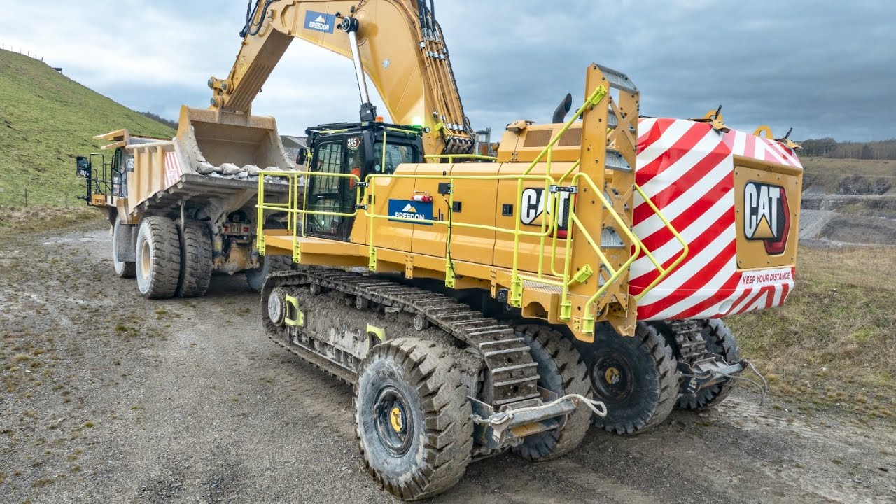Cat 395 gets a ride on Sleipner E90 dollies