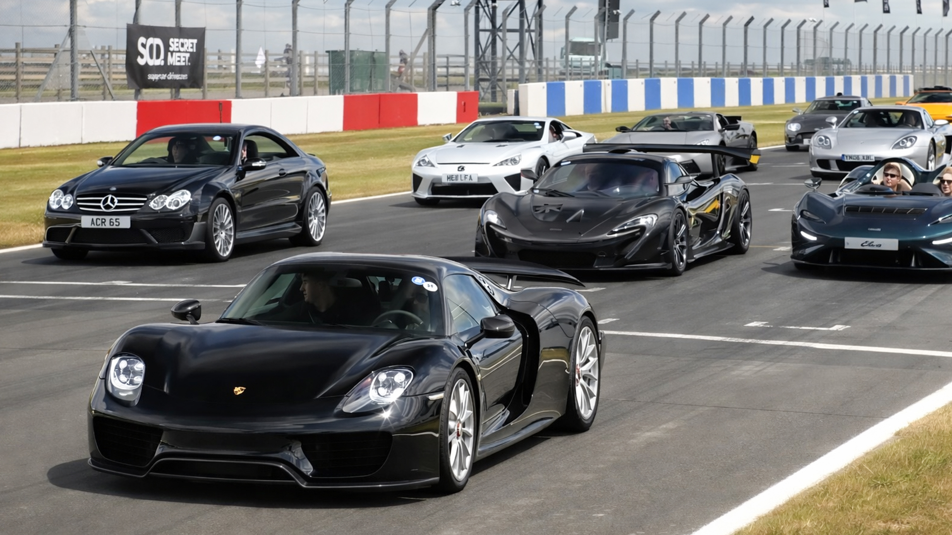 Hypercars verzamelen zich op exclusief evenement in het VK