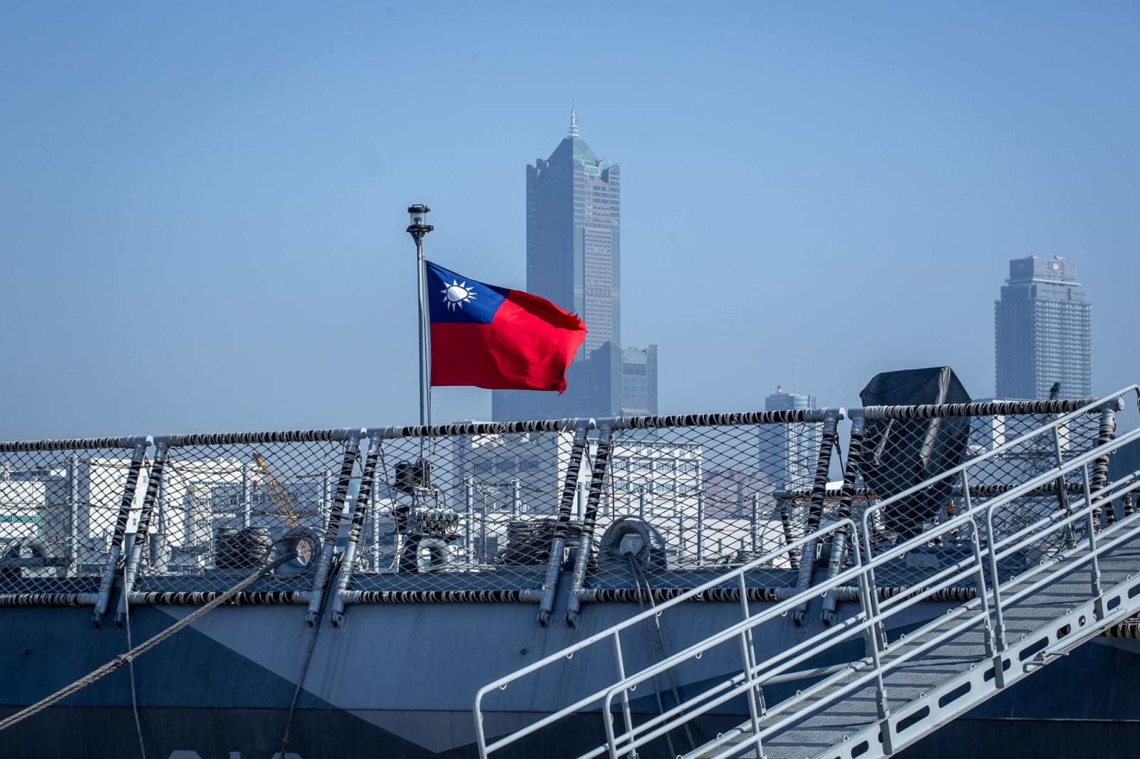 China conducts second day of military exercises around Taiwan