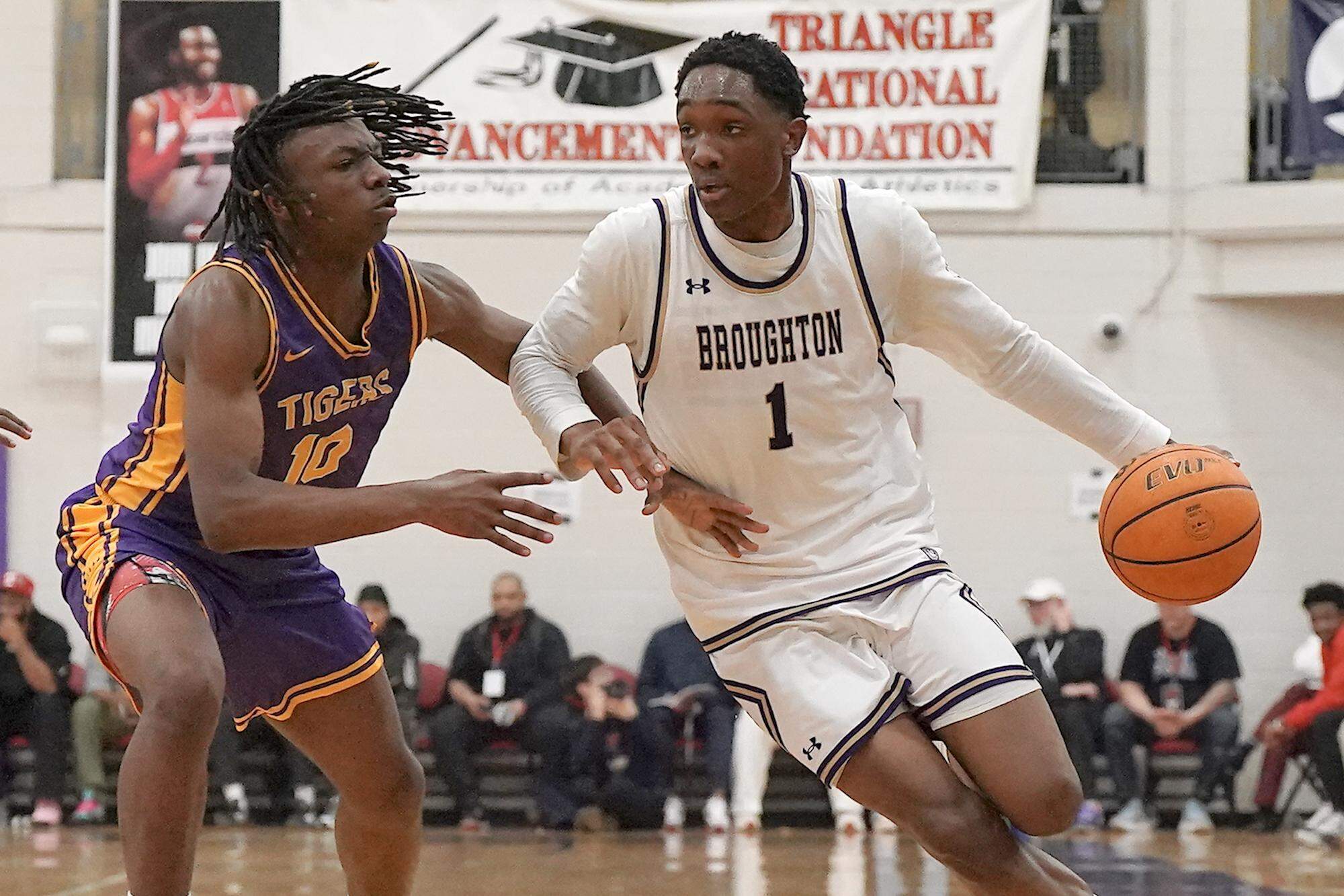 Charlotte school earns title on day 3 of the John Wall Holiday Invitational