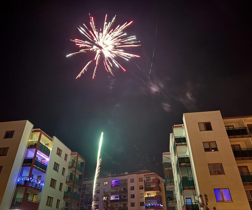 Sylwester 2025/2026: gotowe wierszyki i życzenia do wysłania + kartki ...