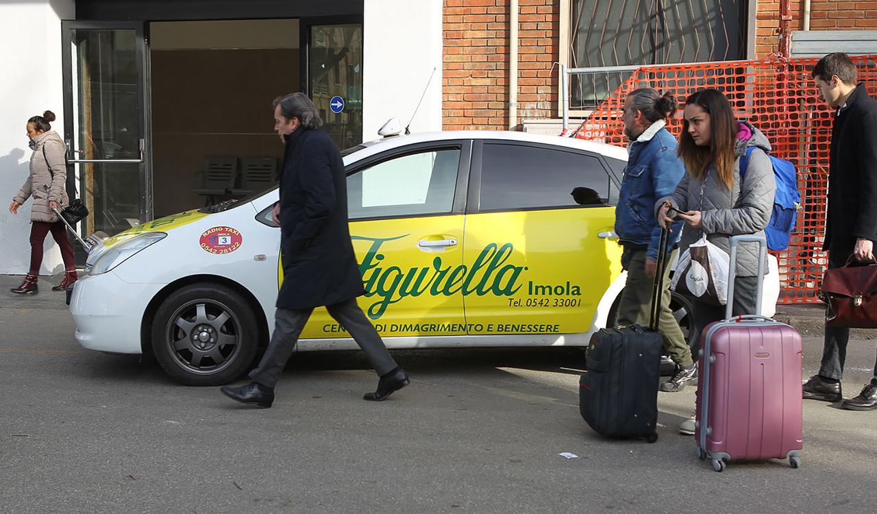Taxi, scatta l’ora degli aumenti. Salgono quota fissa e costo al km. Le ...