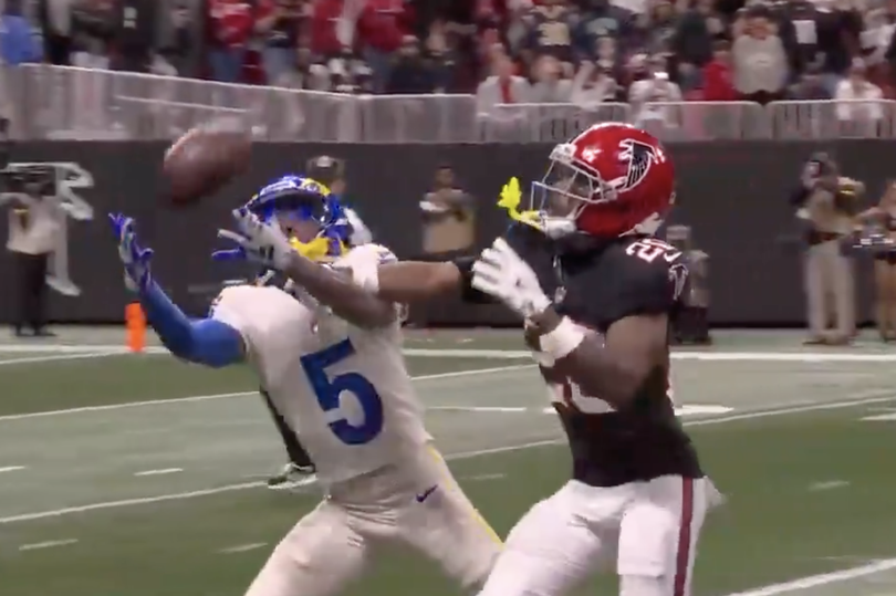 NFL refs slammed as awful missed call has huge playoff implications
