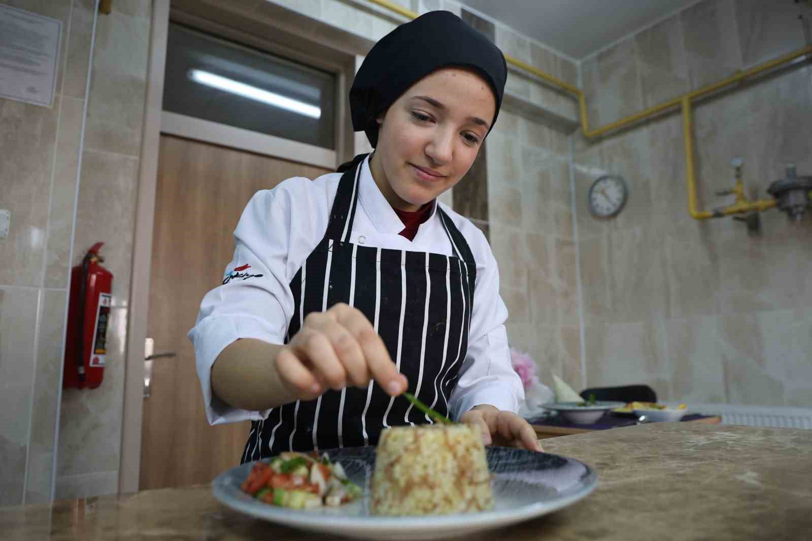 Fabrika gibi lise: Bir yılda 19 milyon ciro