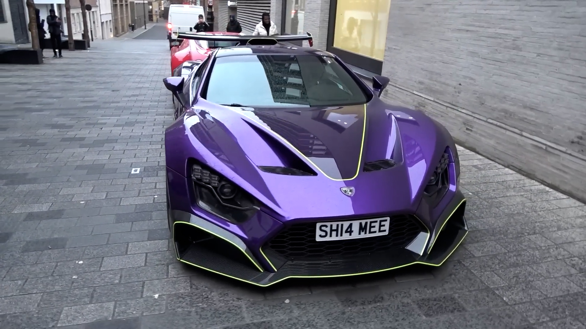 Zenvo TSR-S in London’s urban jungle