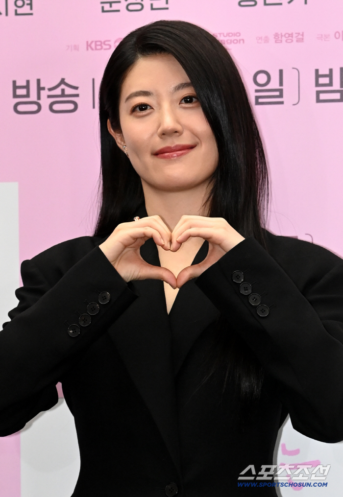 Nam Ji-hyun made a historical drama comeback for the first time in 8 ...