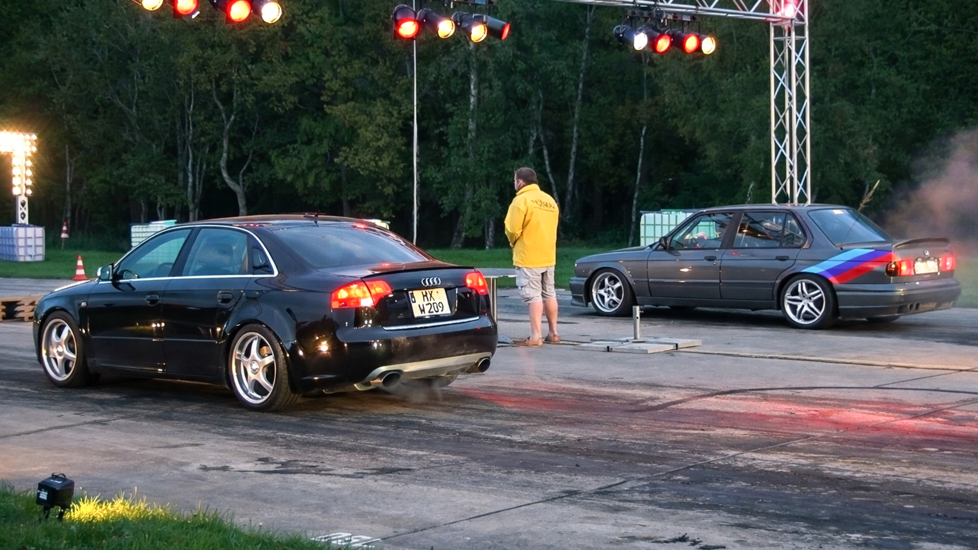 BMW M3 vs Audi RS4: Drag Race auf der Viertelmeile