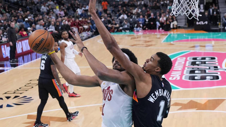 NBA roundup: Cavaliers beat Spurs behind Allen’s 27 points
