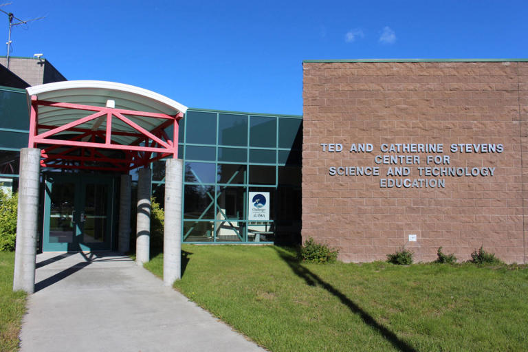 Kenai City Council considers possible uses for Challenger Center