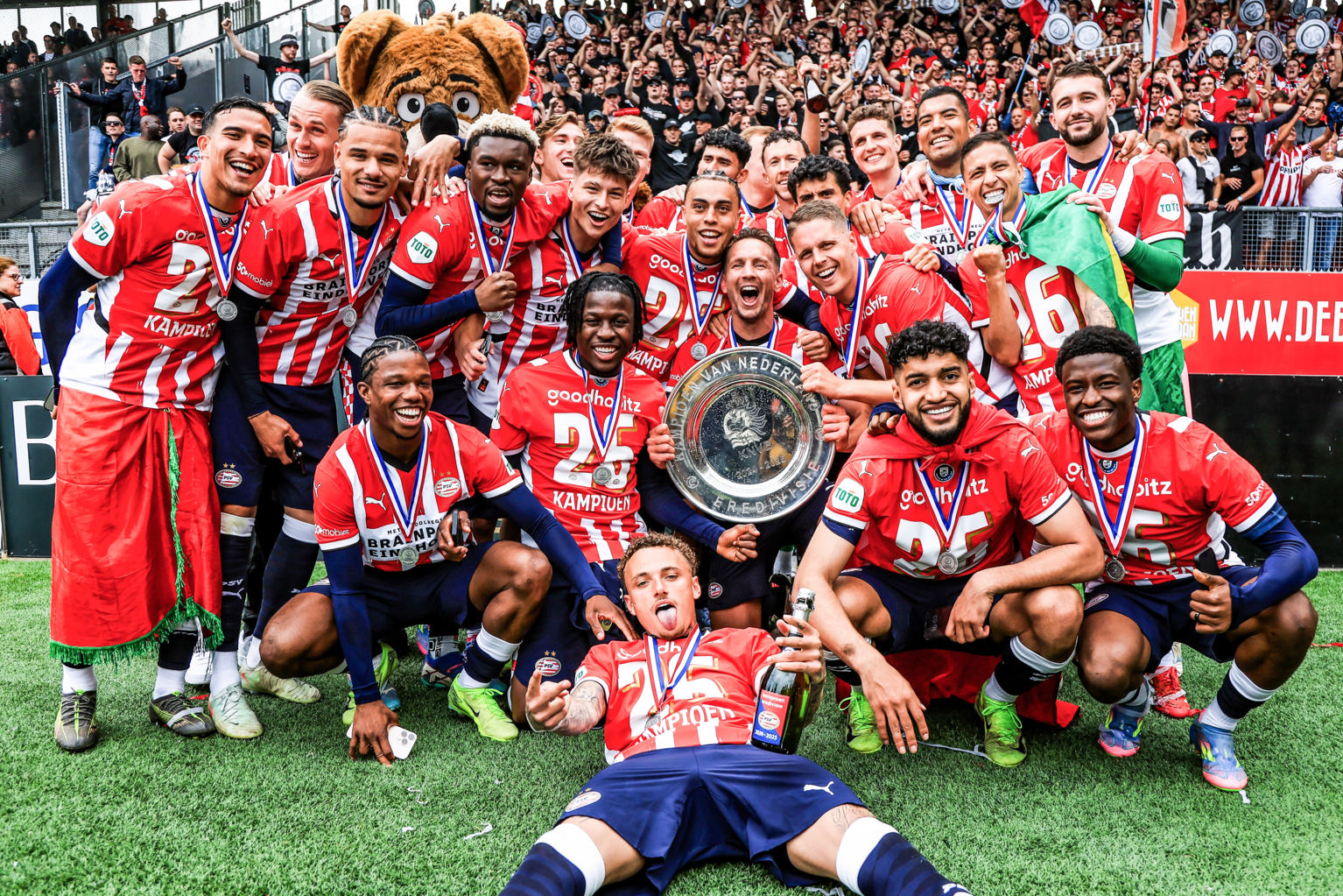 Reconstructie: de bizarre kampioensstrijd tussen PSV en Ajax