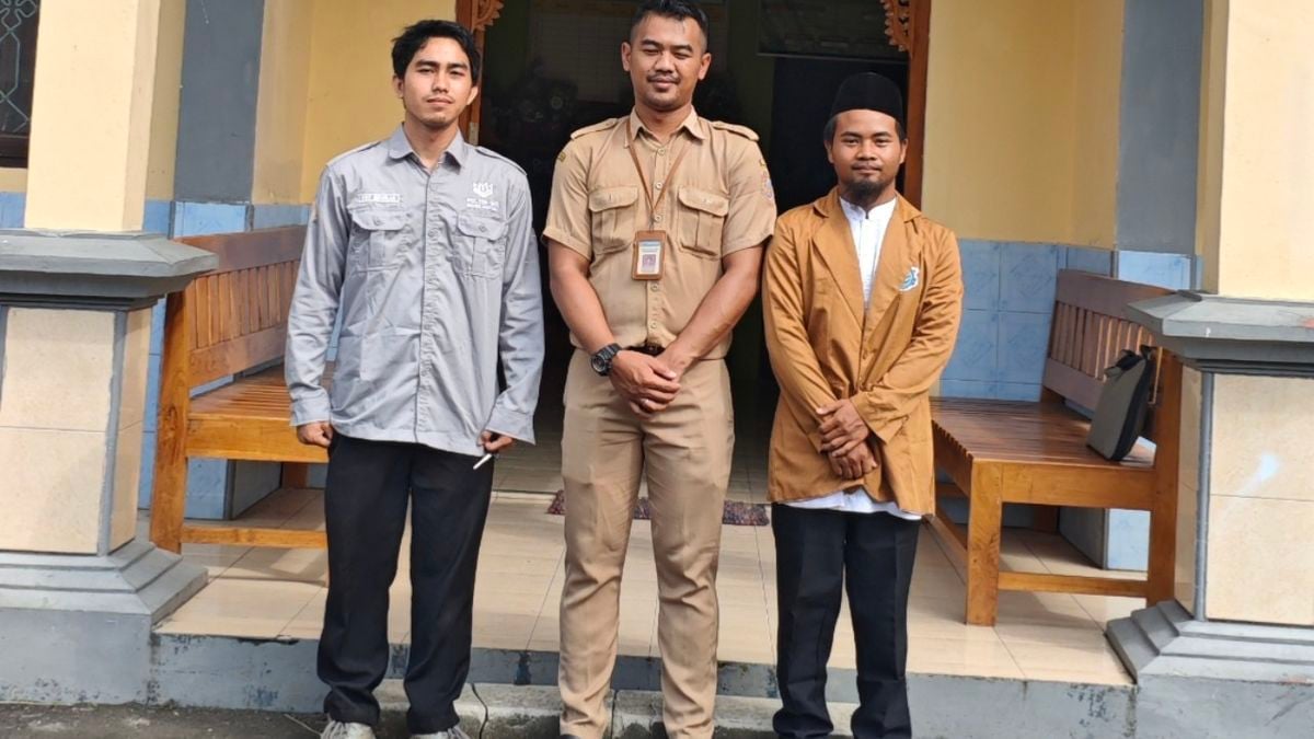 Dari Lereng Jenawi ke Layar Smartphone: Mahasiswa Politeknik SCI Ubah ...