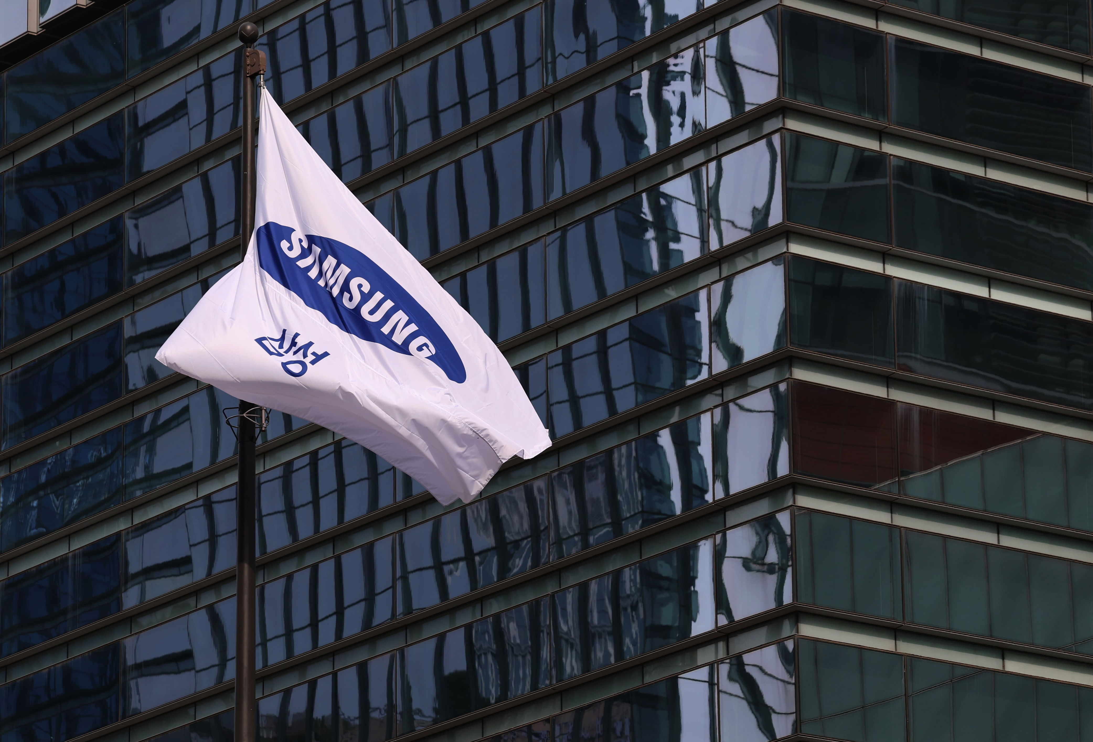 Samsung semiconductor division bonuses jump to 48%