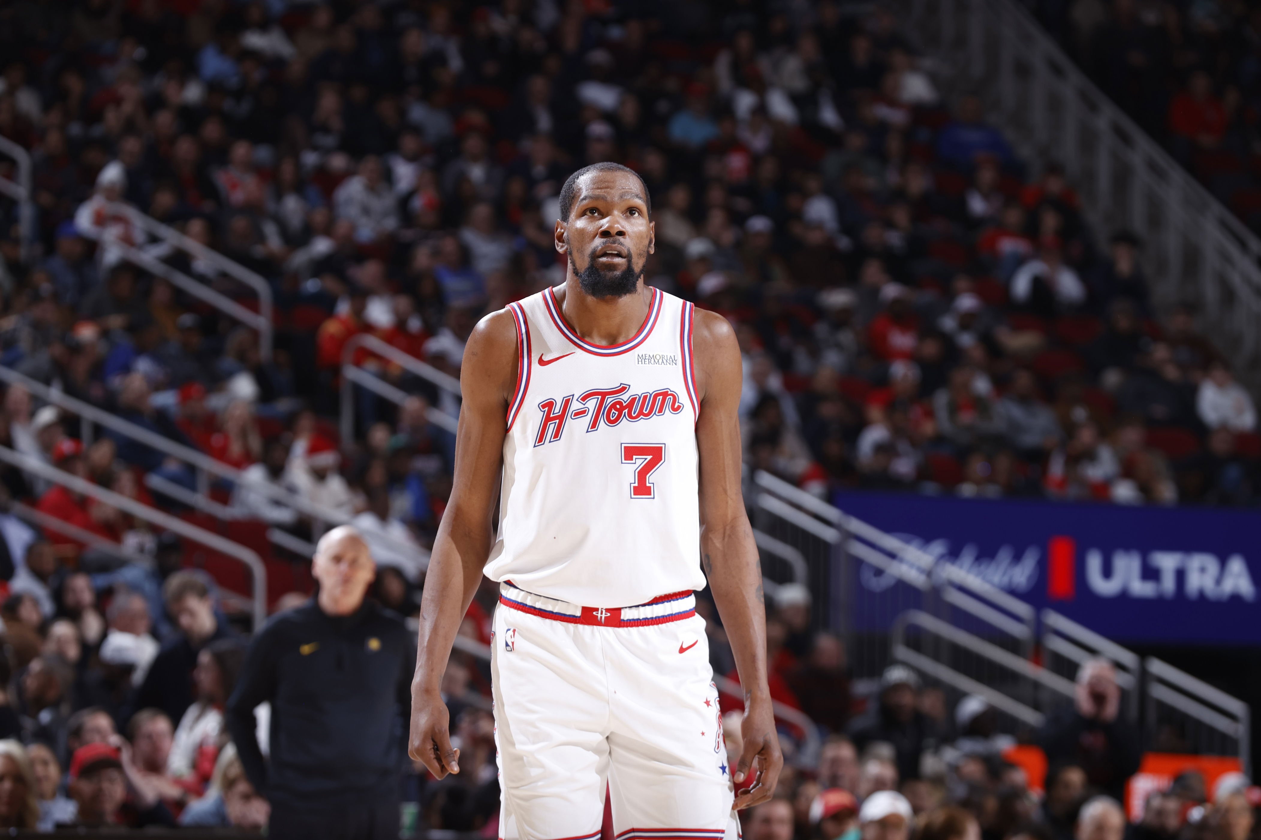 Rockets power wobble to 126-119 win over Pacers