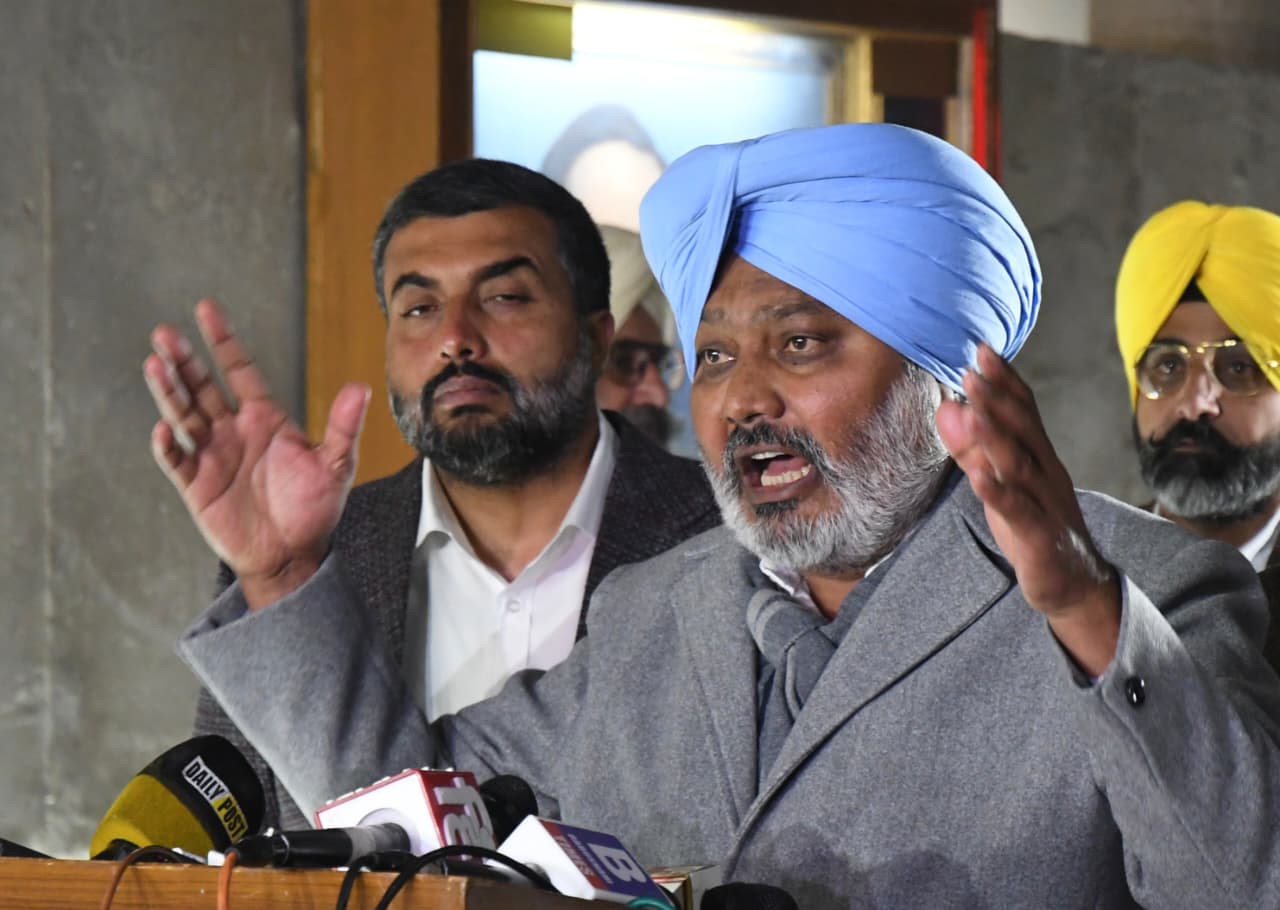 Punjab Assembly special session: AAP govt brings resolution against VB ...