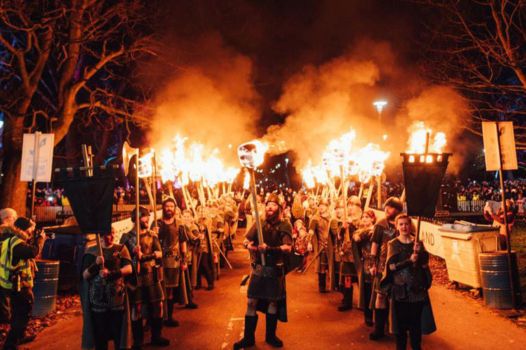 Edinburgh Hogmanay kick starts as images show huge crowds for ...