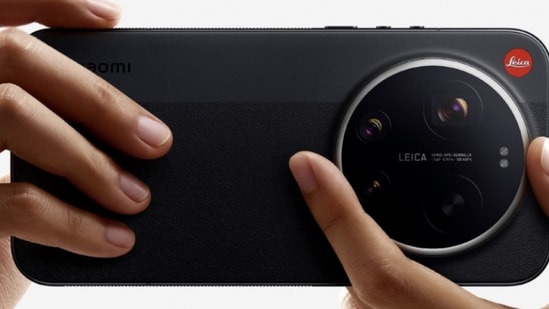 A camera-style zoom ring on a phone? Xiaomi may be onto something