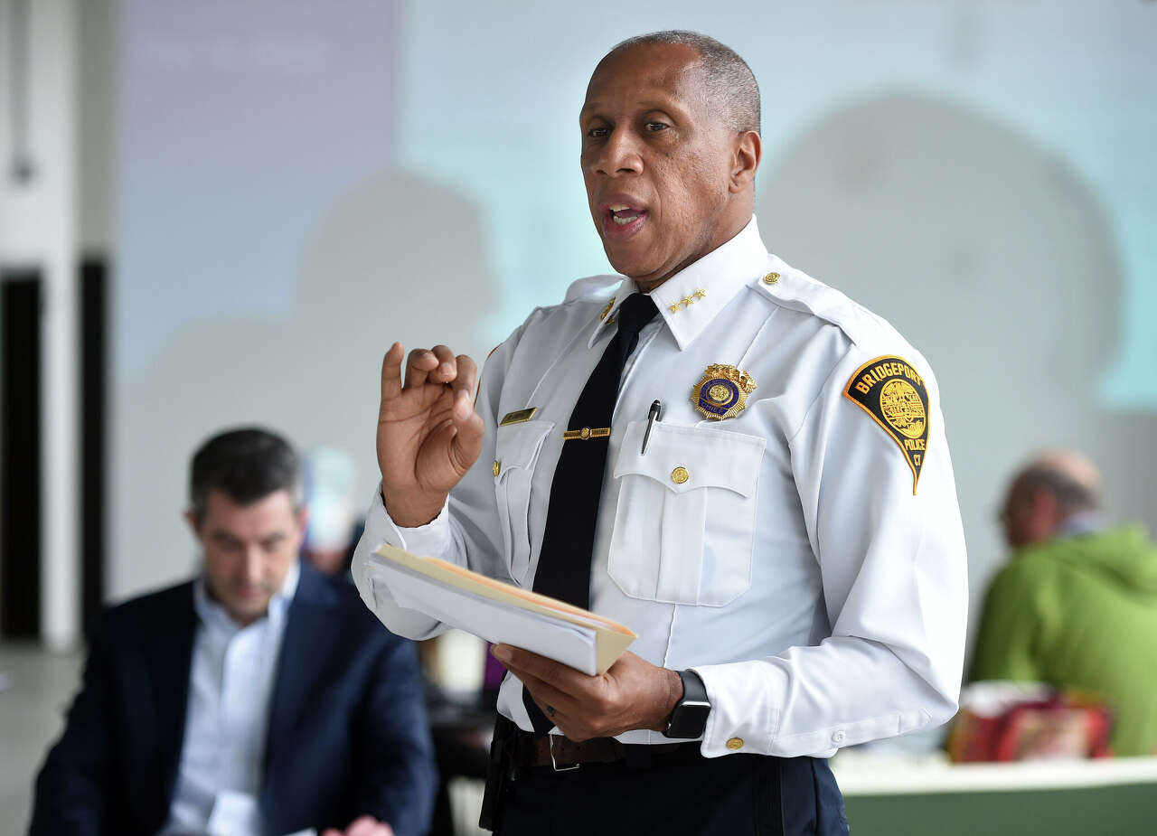 Bridgeport chief sought probes of heads of police union, Guardians ...