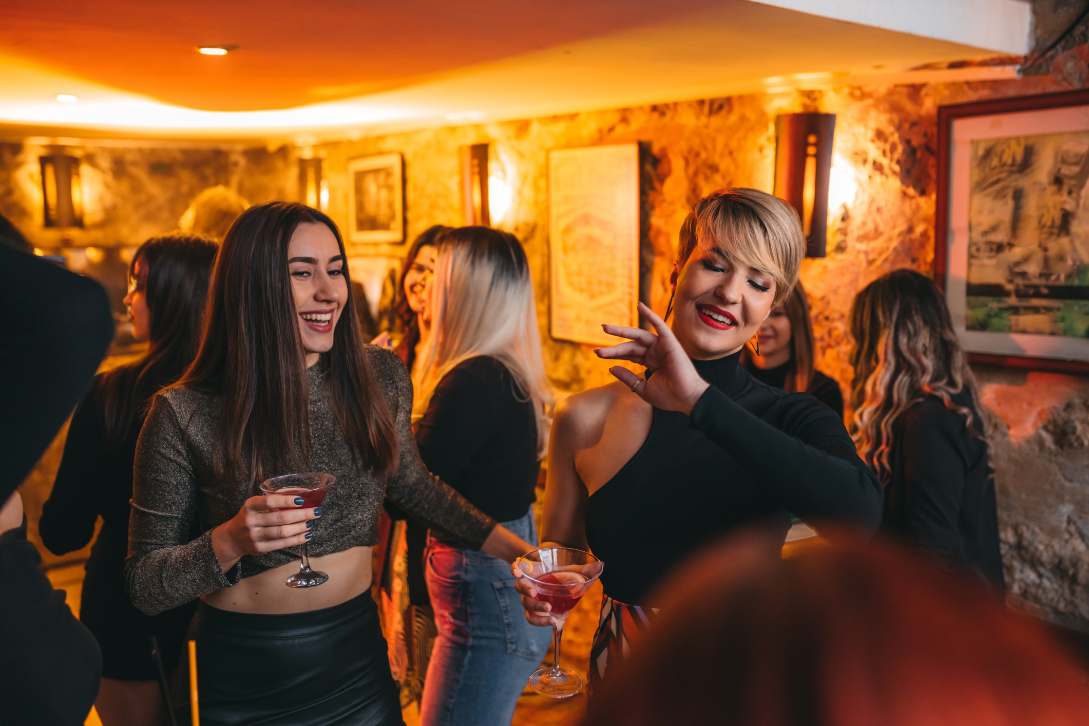 Women are sharing the wholesome times another woman had their back, and ...