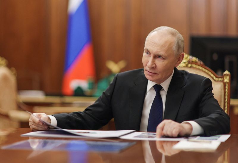Russian President Vladimir Putin extends New Year greetings to Murmu ...