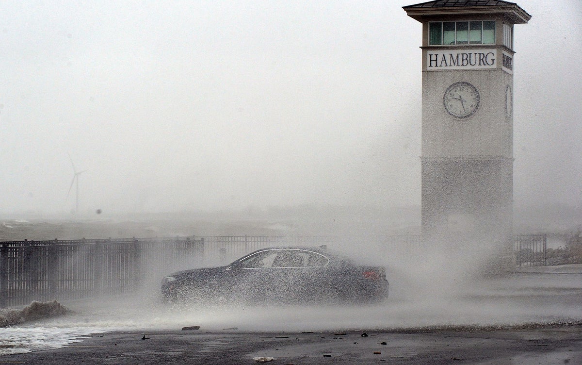 Extreme winds cause 30ft waves on Lake Erie, flooding parts of Buffalo