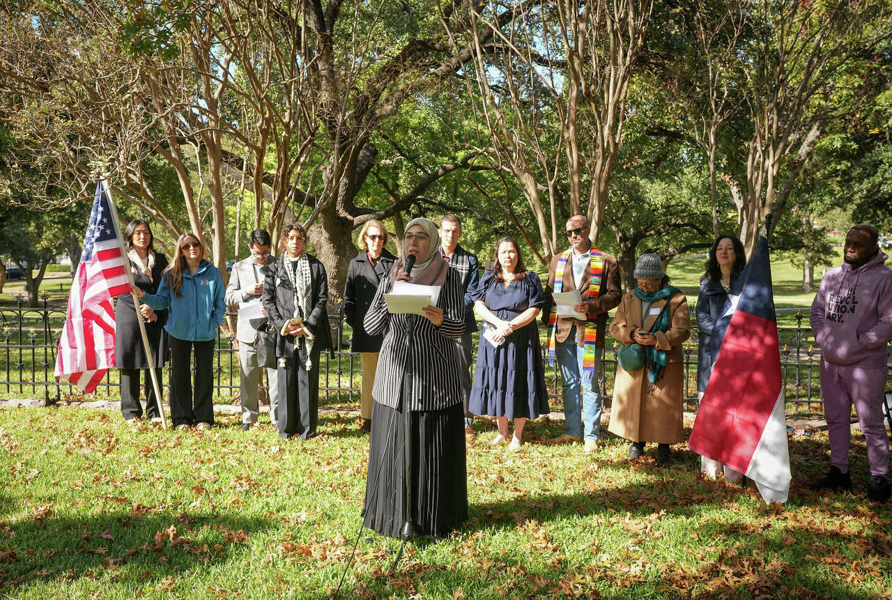 Austin Muslim group urges state leaders to denounce park harassment