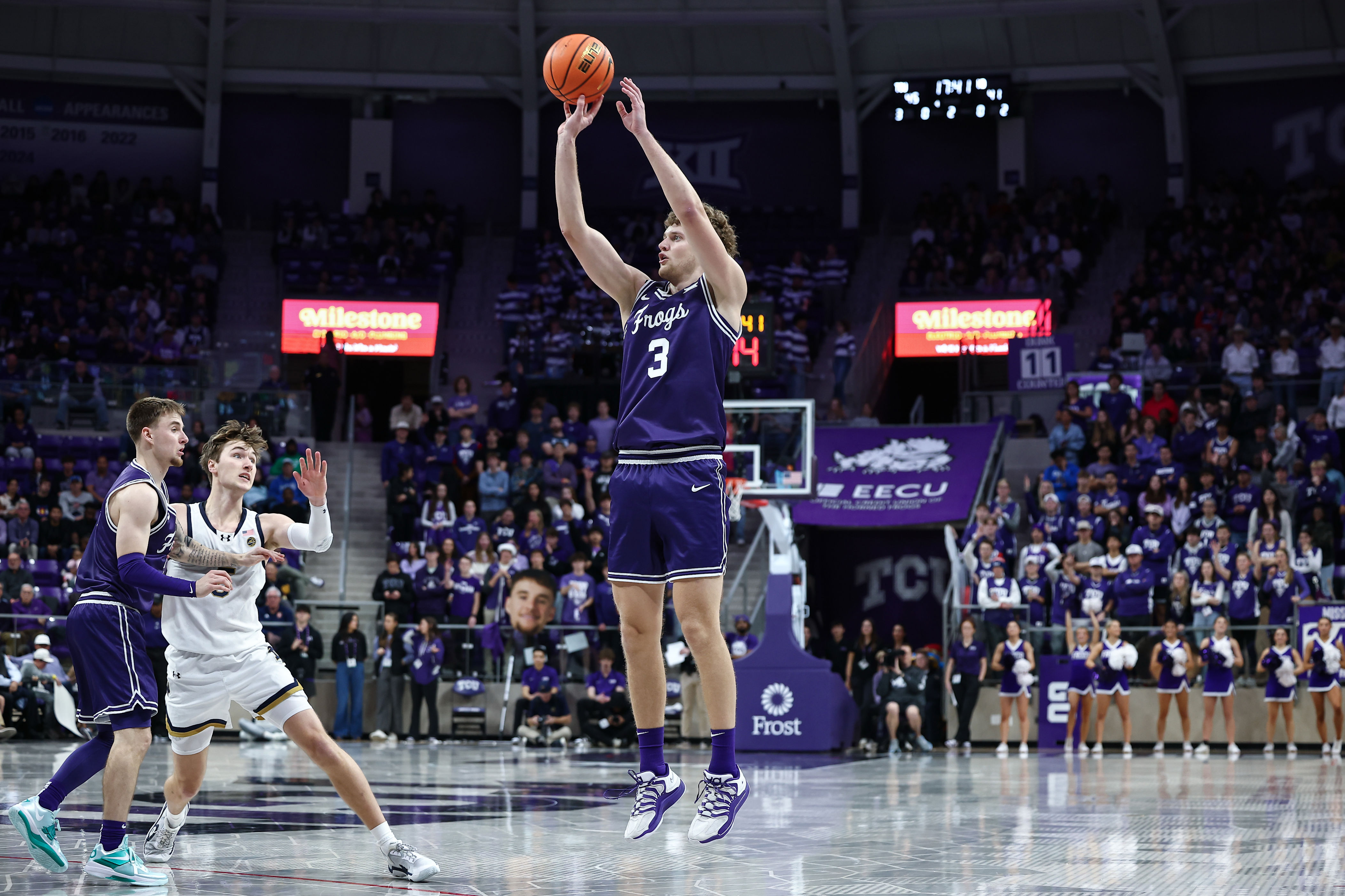 Men’s basketball: Horned Frogs obliterate Tigers in 51-point victory