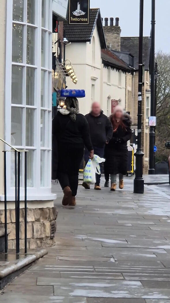 Woman's incredible method for carrying 24-pack of Pepsi 'sums up ...