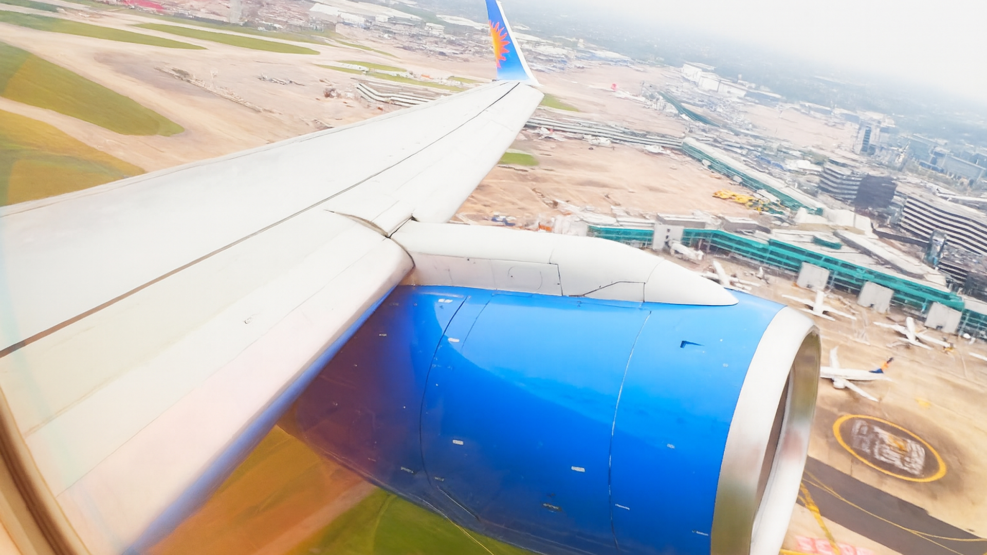 Powerful Boeing 757 takeoff captured from the window
