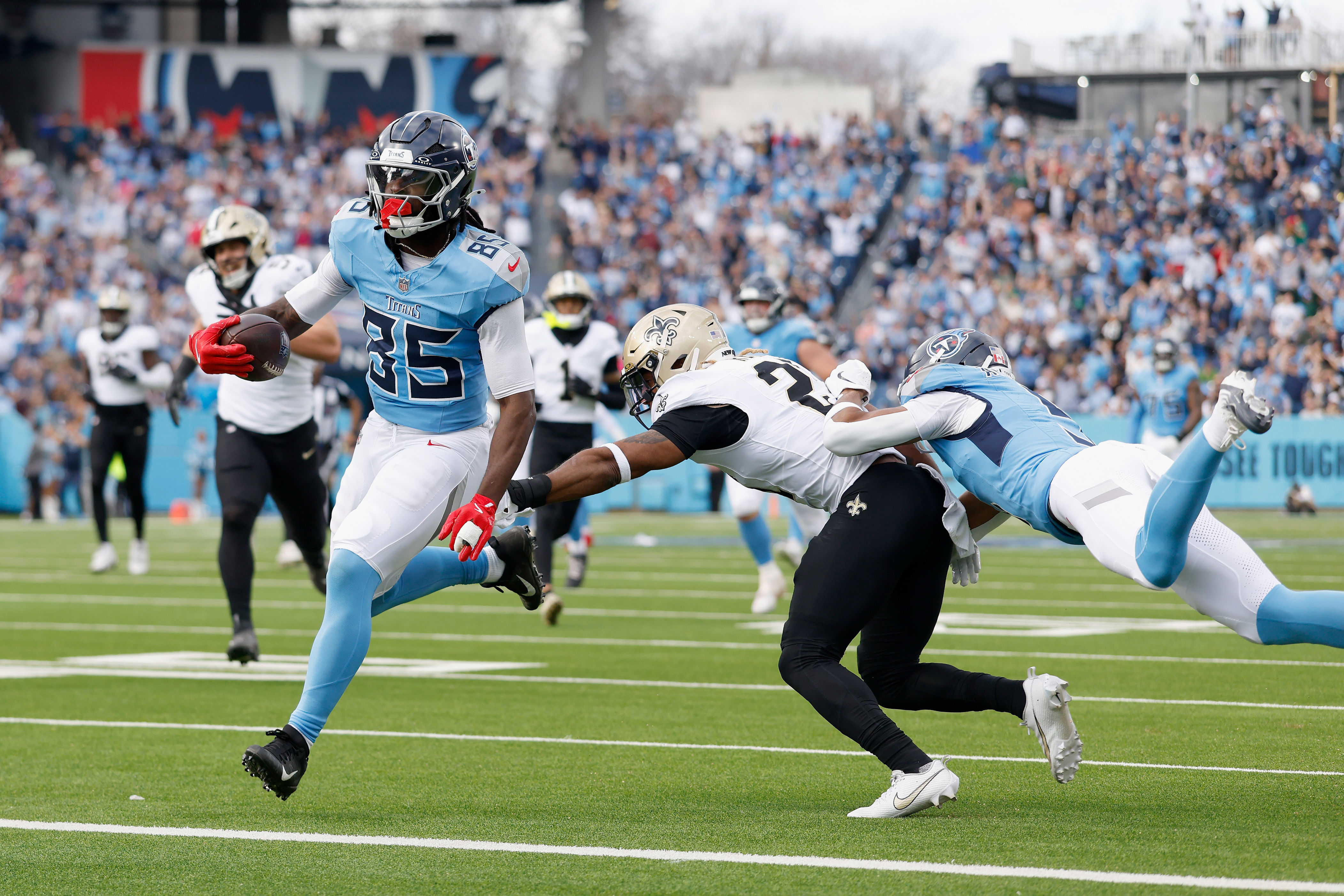 Titans should re-sign TE Chig Okonkwo