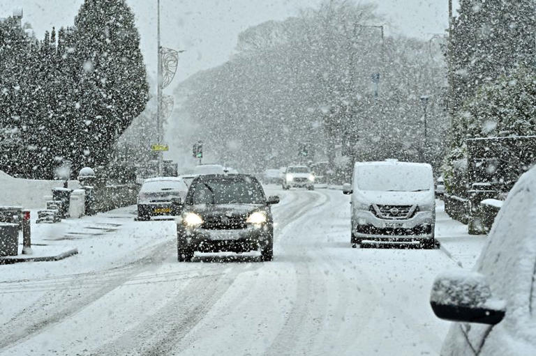 Met Office warns of snow, ice and lightning on New Year's Day as it ...