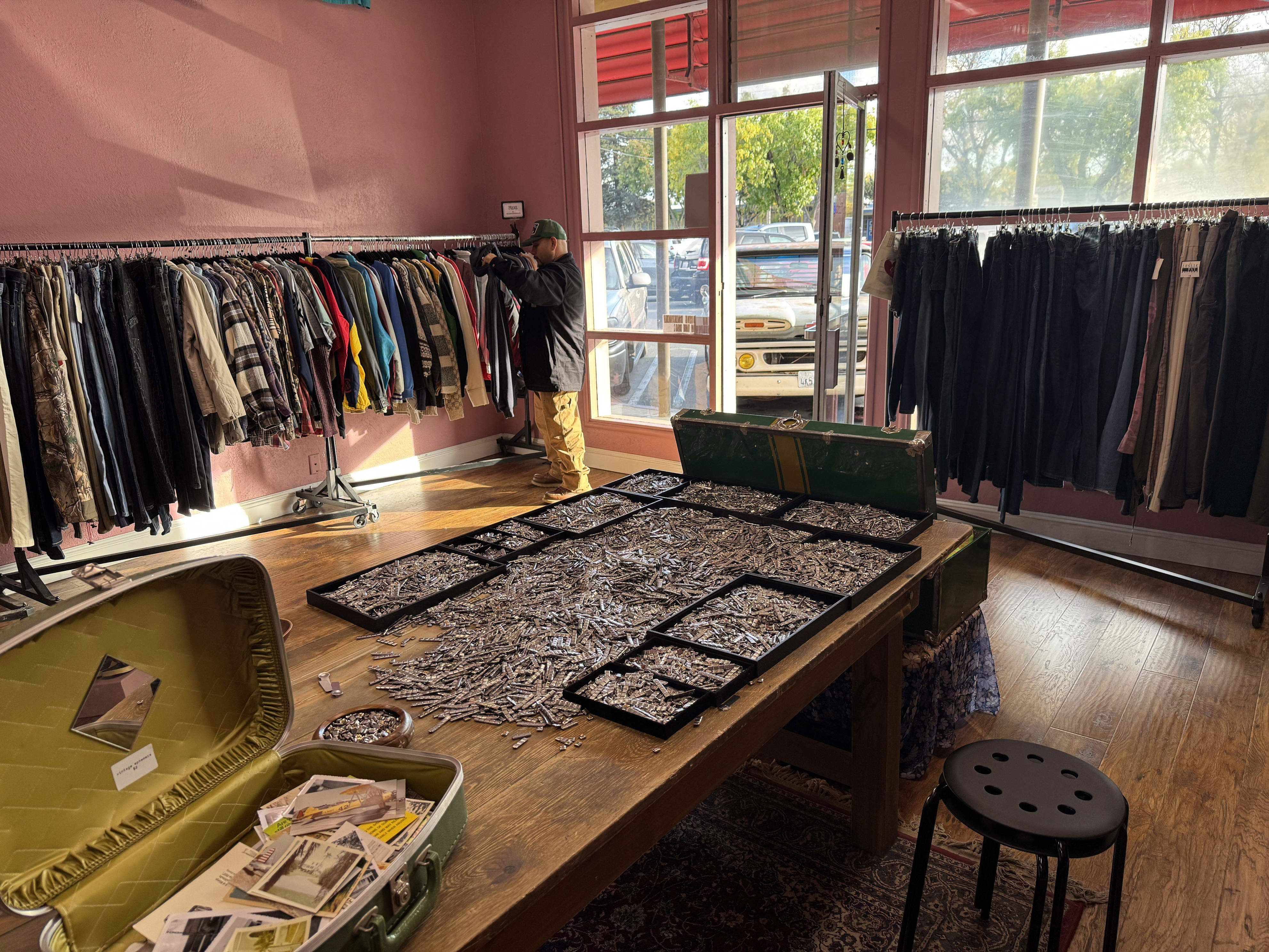 Popular vintage clothing store to open location in Merced. Here's when ...
