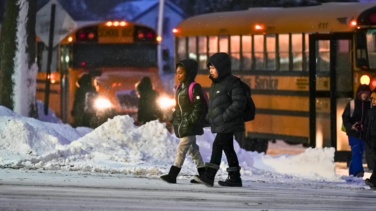 Electric bus mandate leaves New York students waiting as heat fails on ...